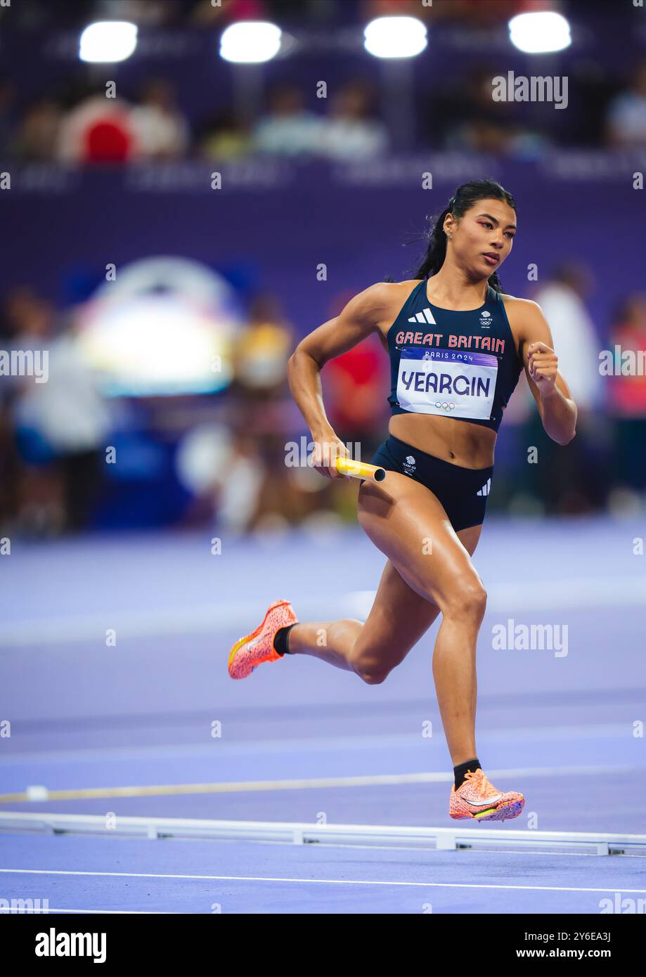 Nicole Yeargin participating in the 4X400 meters relay at the Paris ...