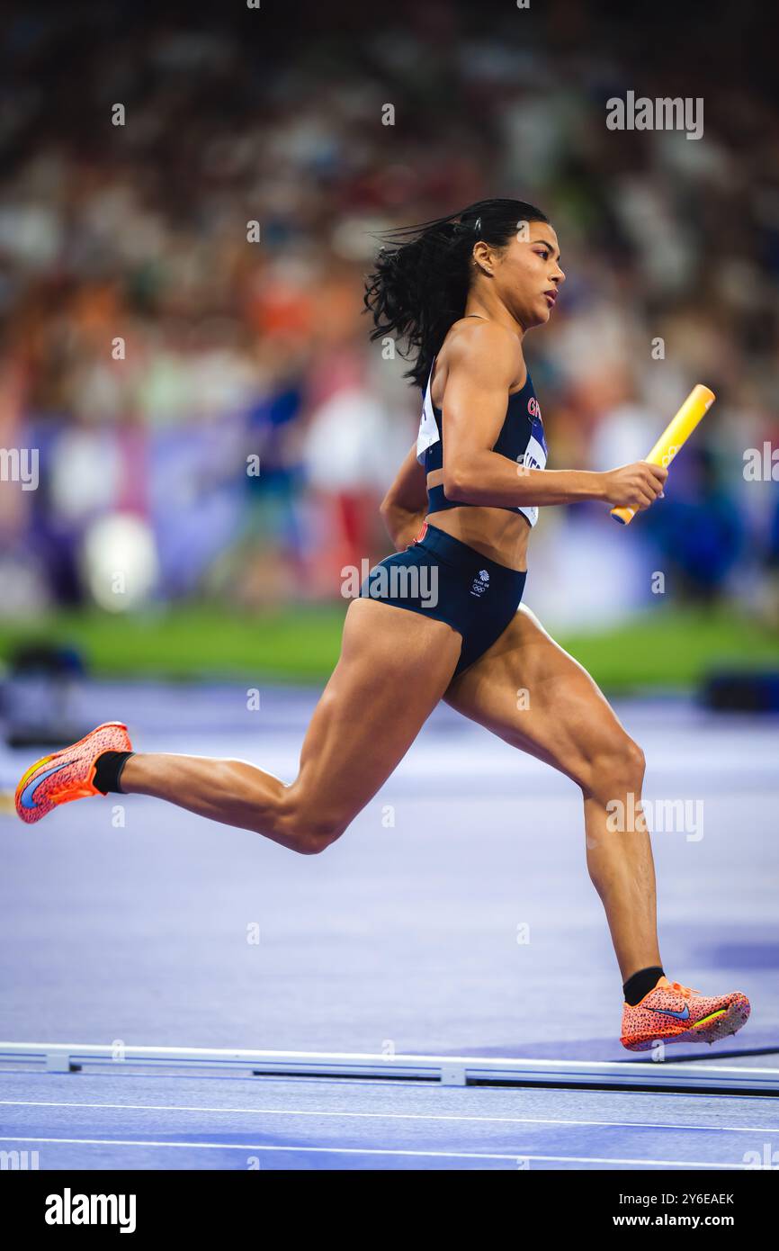 Nicole Yeargin participating in the 4X400 meters relay at the Paris ...