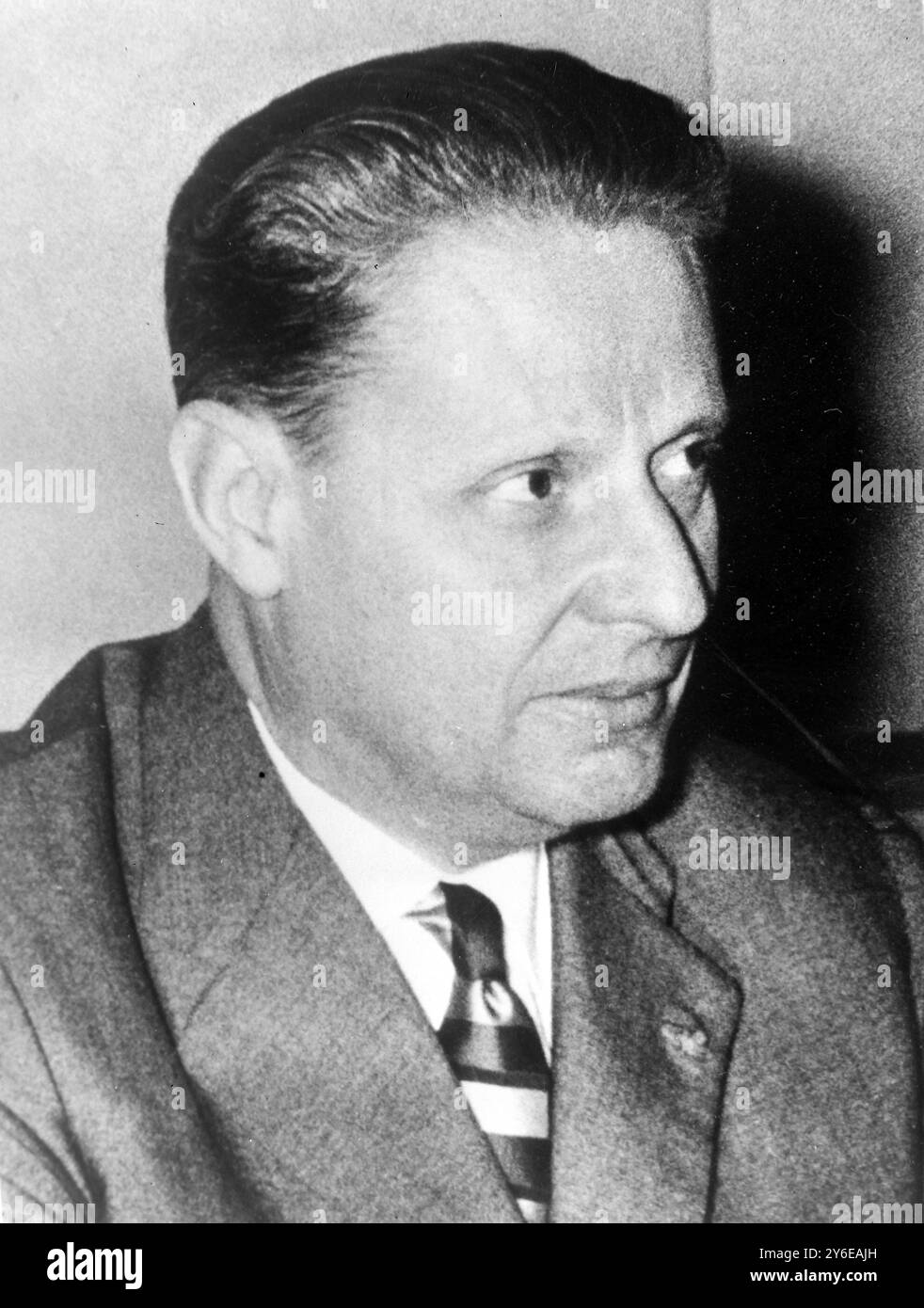 General andre hi-res stock photography and images - Alamy