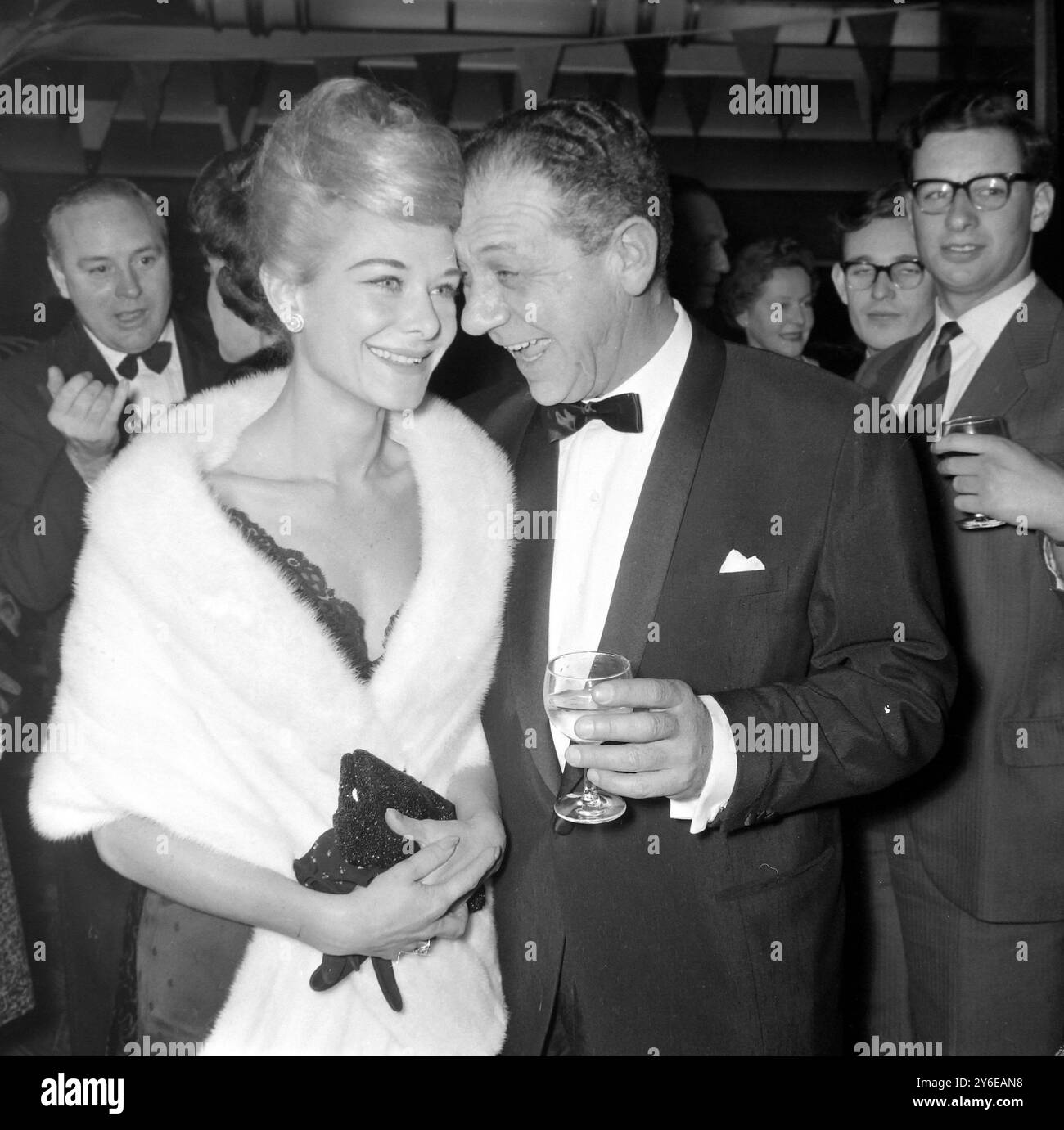 SID JAMES WITH WIFE AT PREMIERE IN LONDON ; 30 NOVEMBER 1962 Stock ...