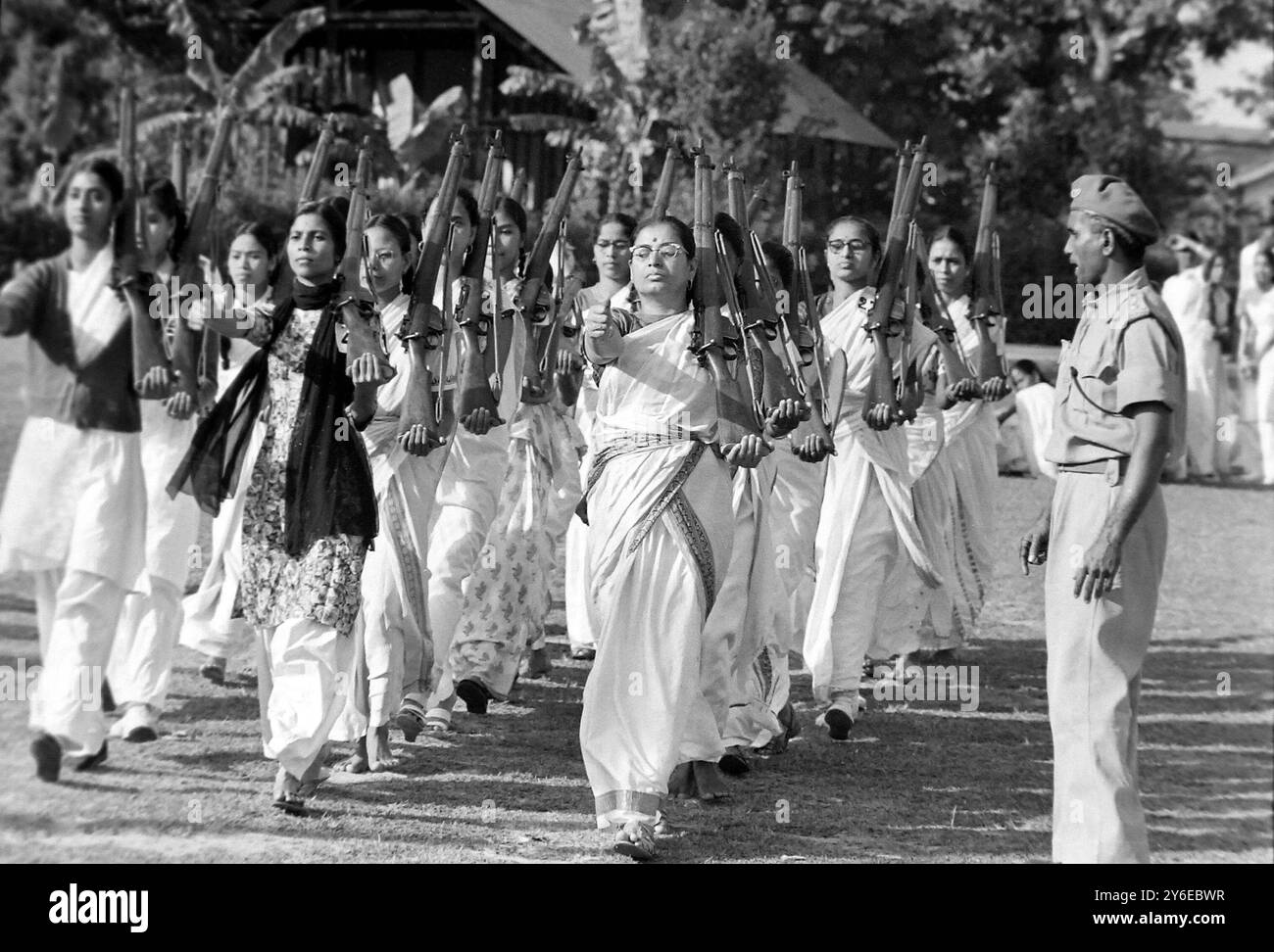 1962 war india china Black and White Stock Photos & Images - Alamy