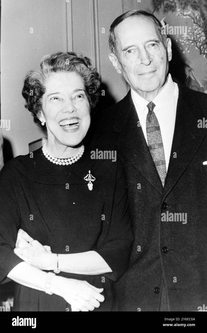 Douglas macarthur wife hi-res stock photography and images - Alamy