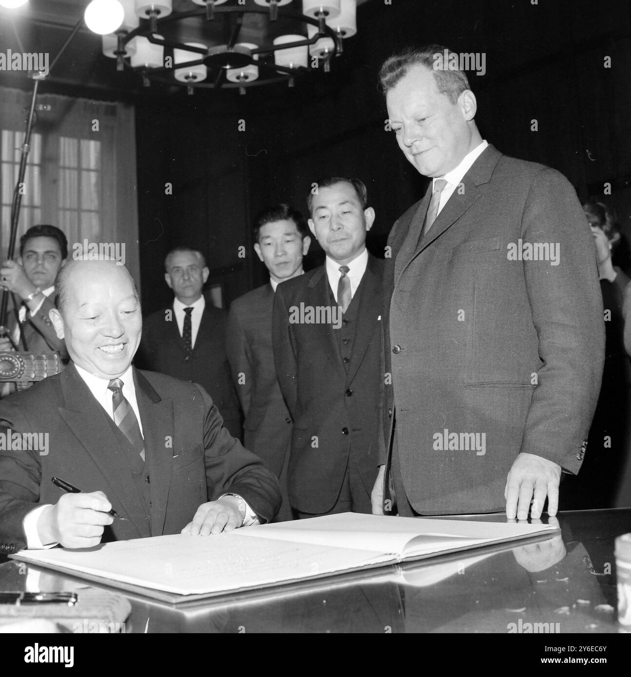 Shin duk man hi-res stock photography and images - Alamy