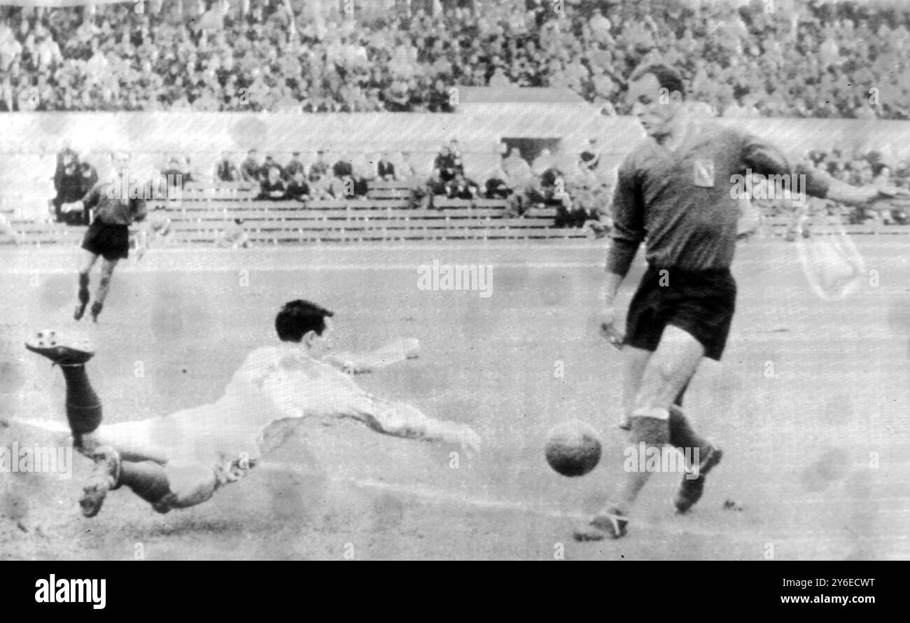 John mclaughlan hi-res stock photography and images - Alamy