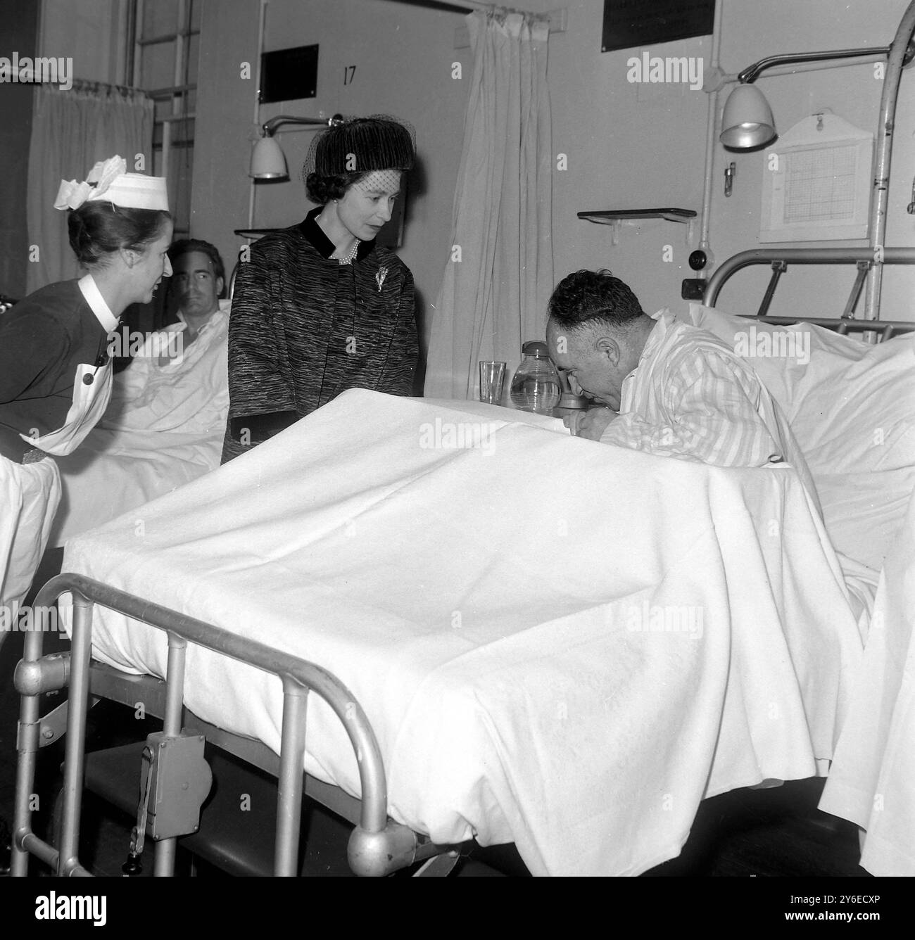 Royalty queen elizabeth ii 1962 Black and White Stock Photos & Images ...