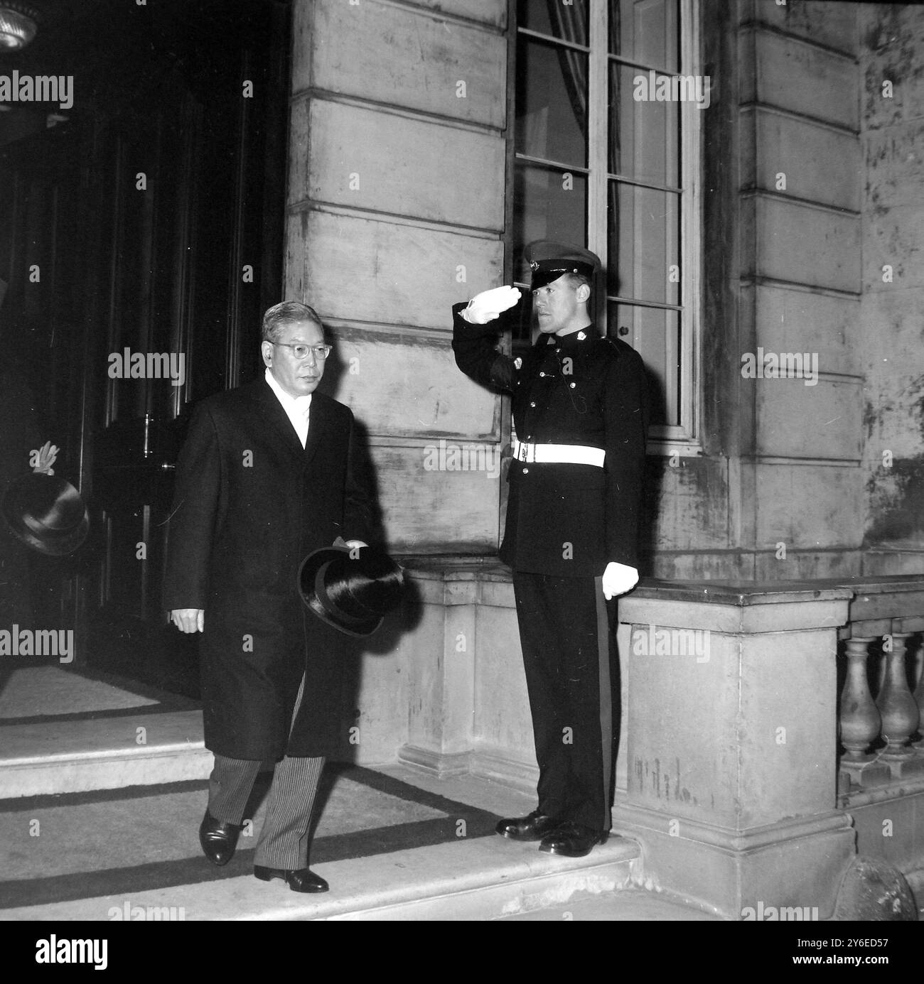 JAPANESE PREMIER HAYATO IKEDA IN LONDON ; 14 NOVEMBER 1962 Stock Photo ...