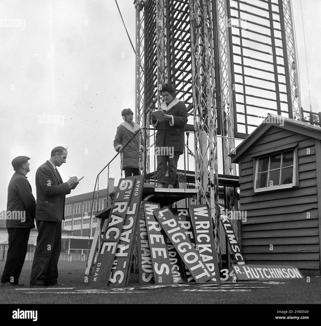 AUCTIONS HURST PARK RACE COURSE ; 6 NOVEMBER 1962 Stock Photo - Alamy