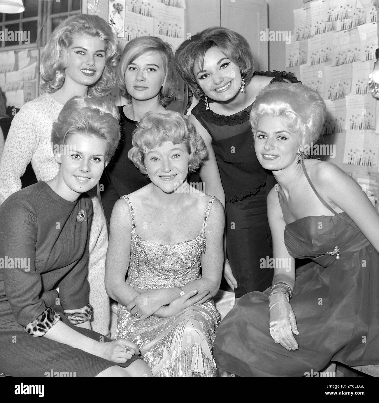 DORA BRYAN WITH MISS WORLD CONTESTANTS IN LONDON ; 6 NOVEMBER 1962 ...