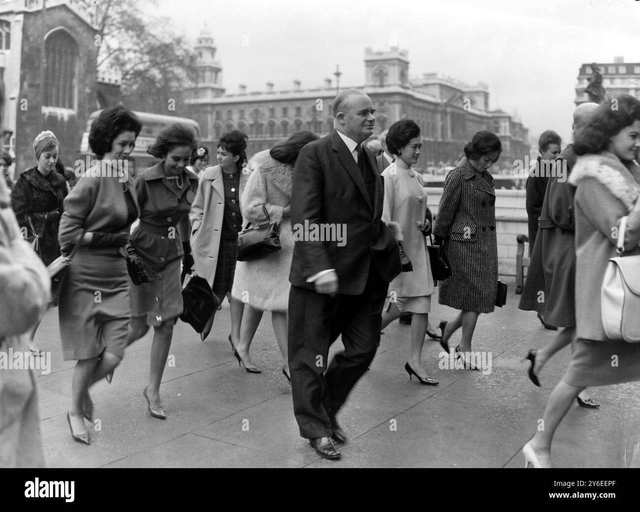 HERBERT BUTCHER WITH MISS WORLD CONTESTANTS AT HOUSES OF PARLIAMENT IN ...