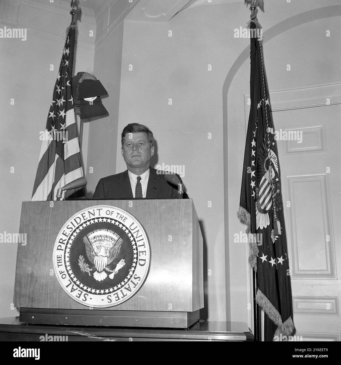 US AMERICAN PRESIDENT JOHN F KENNEDY SPEECH ON CUBAN CRISIS / ; 4 ...