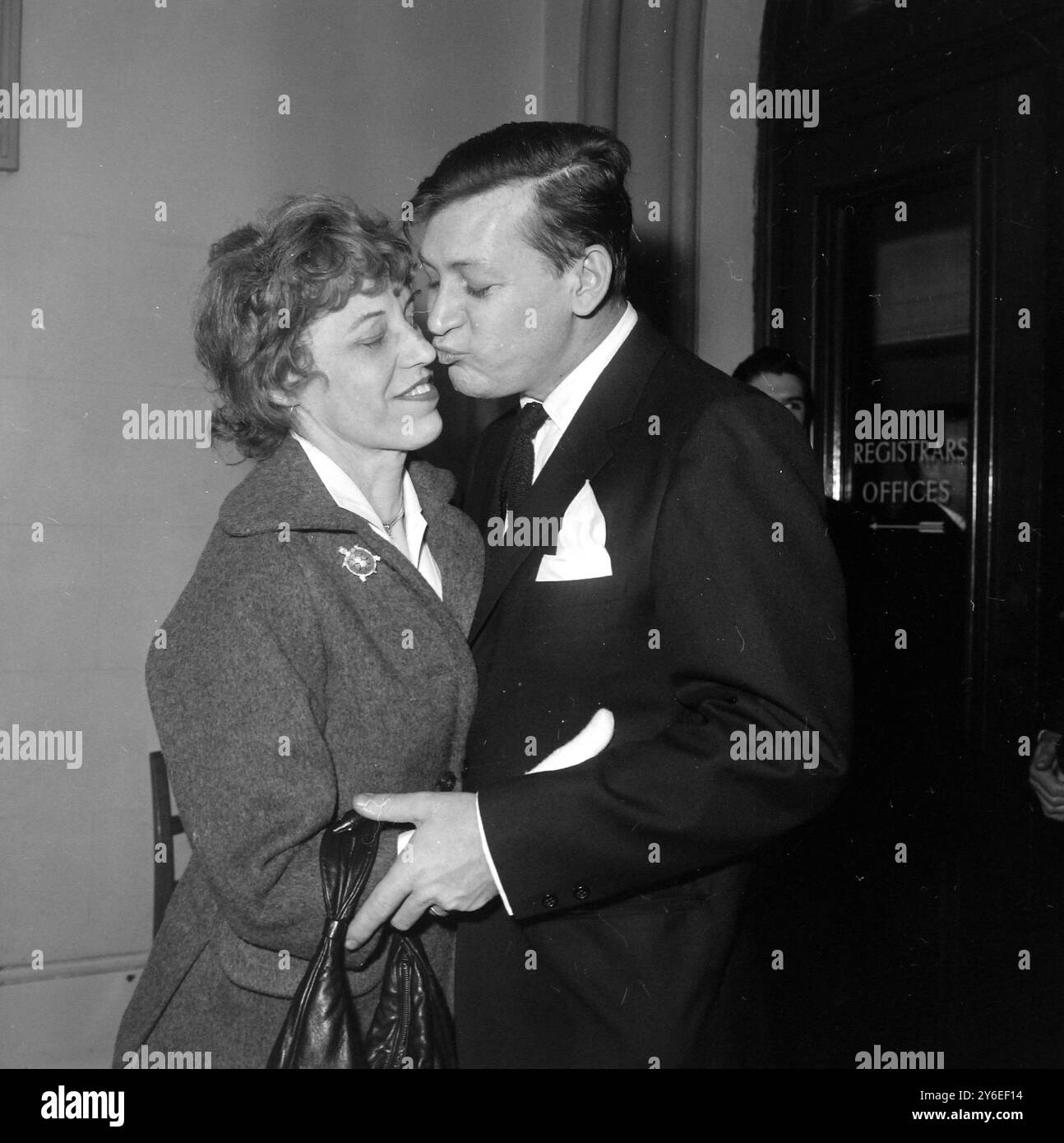 LOTTE LENYA AND RUSSELL DETWILER WEDDING / ; 2 NOVEMBER 1962 Stock ...