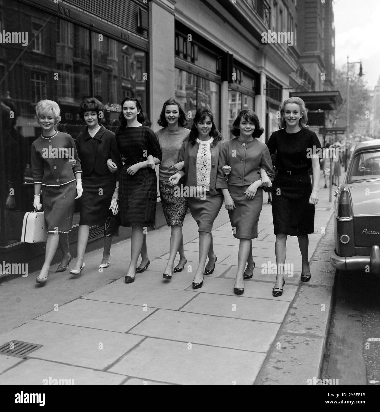 SEVEN ATTRACTIVE GIRLS AT MAYFAIR HOTEL / ; 2 NOVEMBER 1962 Stock Photo ...