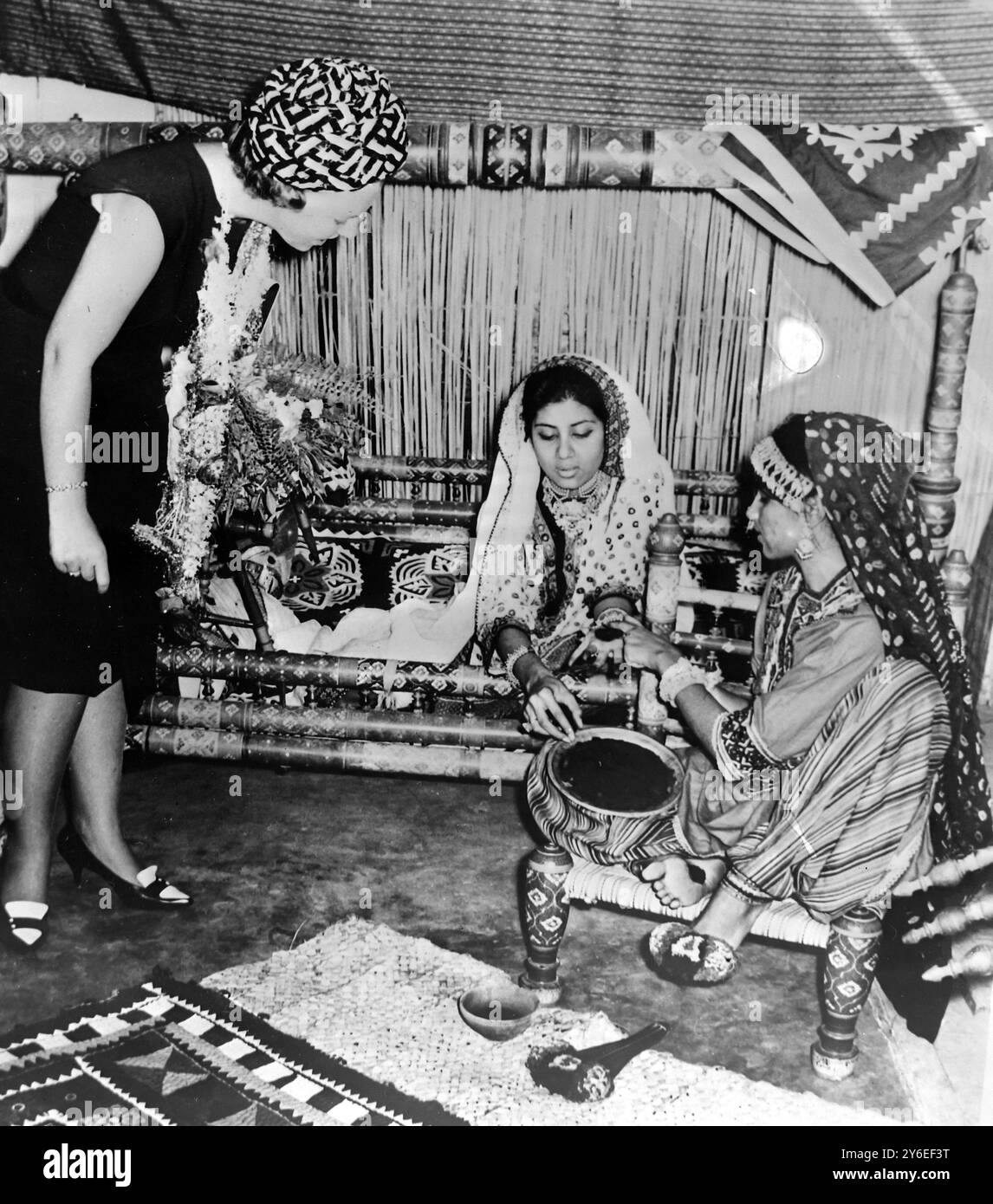 PRINCESS BEATRIX WITH YOUNG PUPILS AT DUCTH SCHOOL IN KARACHI ; 2 ...