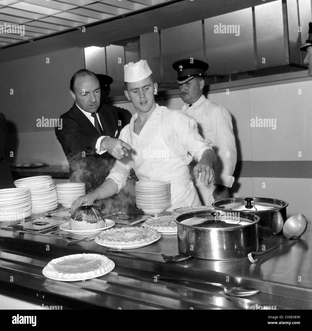 BRITISH ARMY JOHN PROFUMO ON TOUR CHELSEA BARRACKS ; 29 OCTOBER 1962 ...