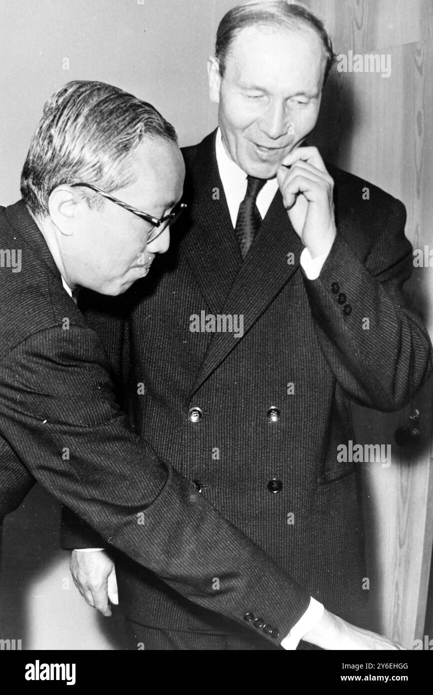 VASILY KUZNETSOV AND UN GENERAL SECRETARY U THANT GESTURES TO CHAIR UN / ; 30 OCTOBER 1962 Stock ...