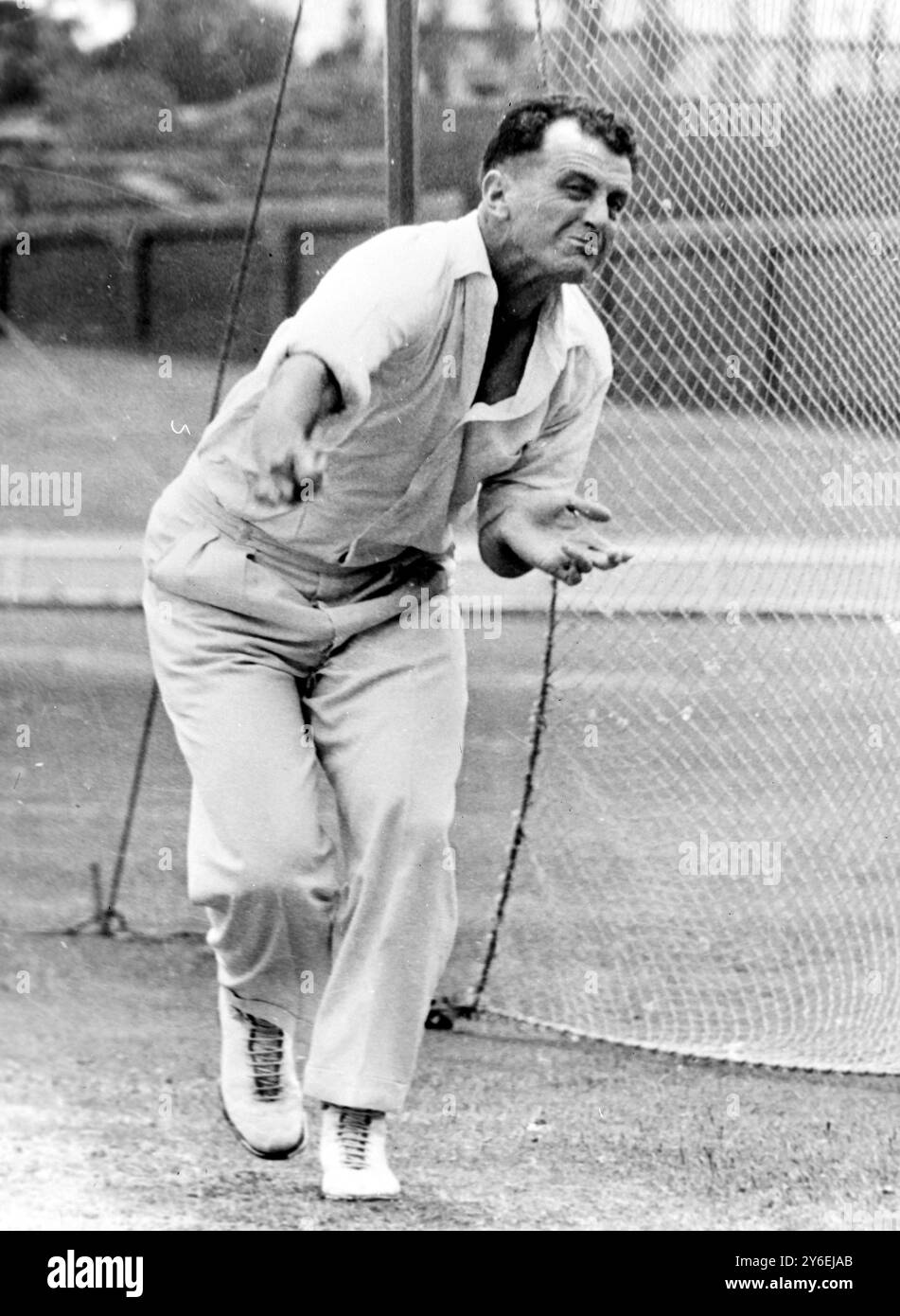 KEN MACKAY IN CROCKET ACTION / ; 25 OCTOBER 1962 Stock Photo - Alamy