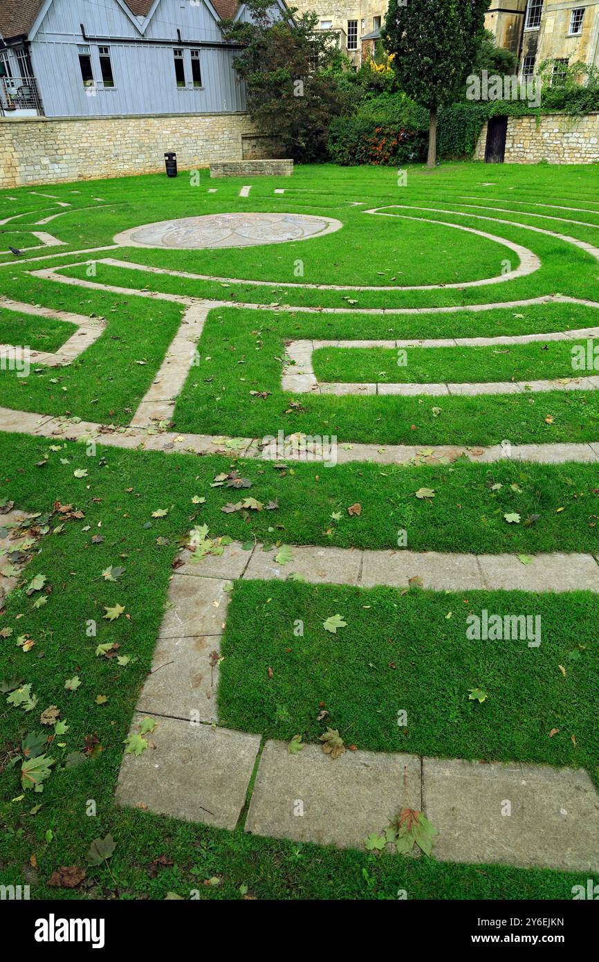 Beazer garden maze hi-res stock photography and images - Alamy