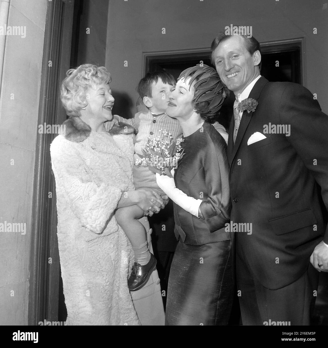 DORA BRYAN WITH SON DANIEL / ; 20 OCTOBER 1962 Stock Photo - Alamy