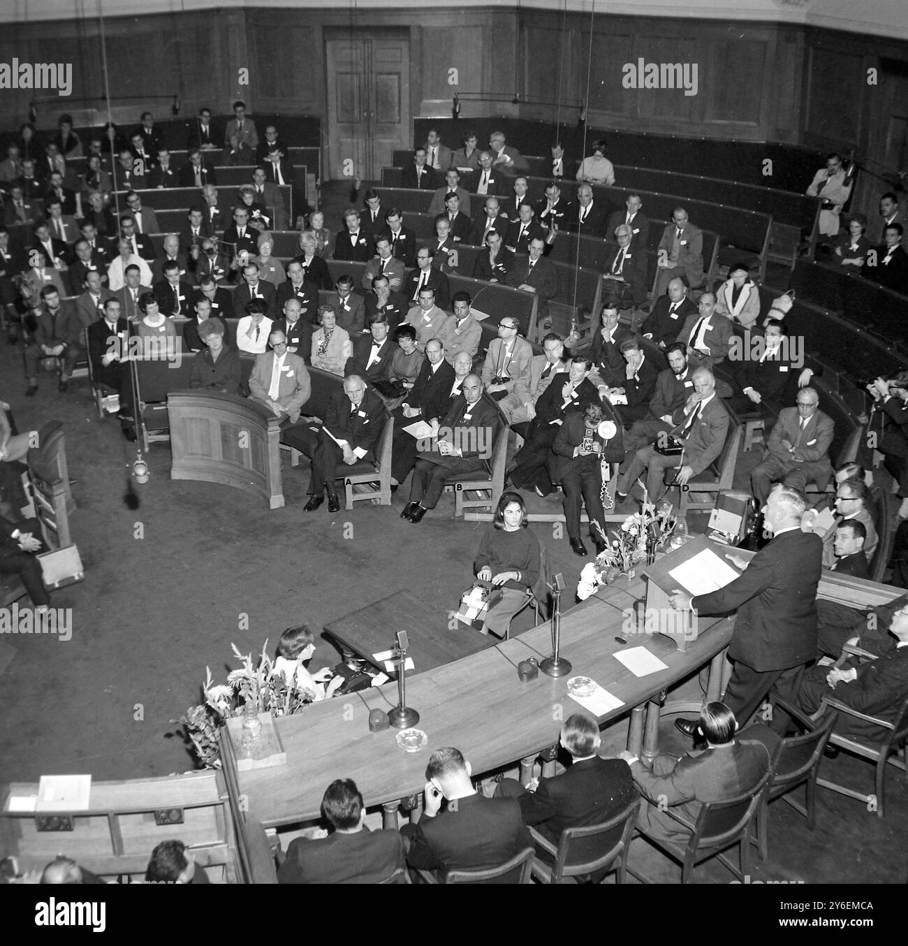 LORD MOUNTBATTEN ARRIVES AT UNDERWATER CONFERENCE IN LONDON ; 18 ...
