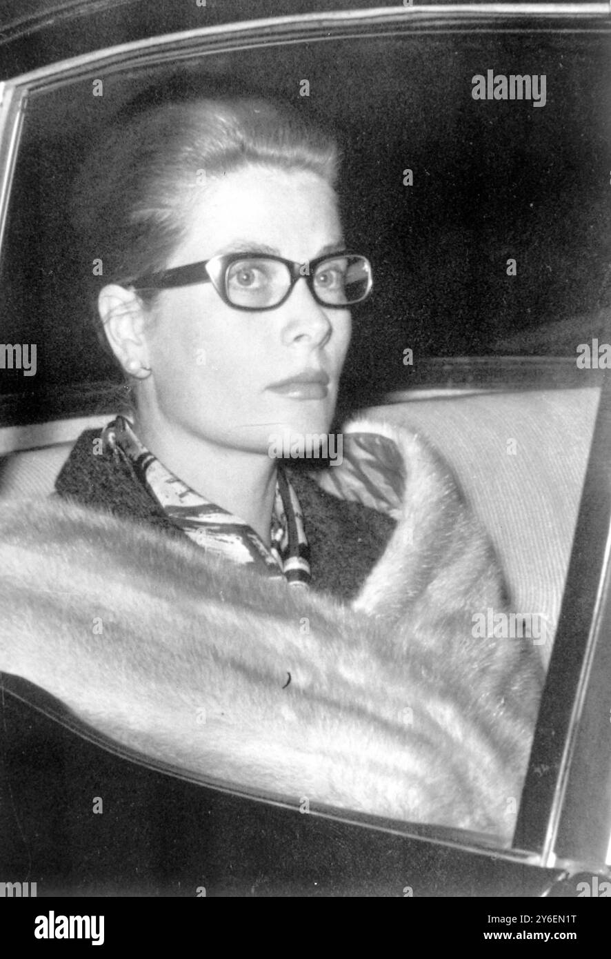 PRINCESS GRACE LEAVES PARIS ; 13 OCTOBER 1962 Stock Photo - Alamy