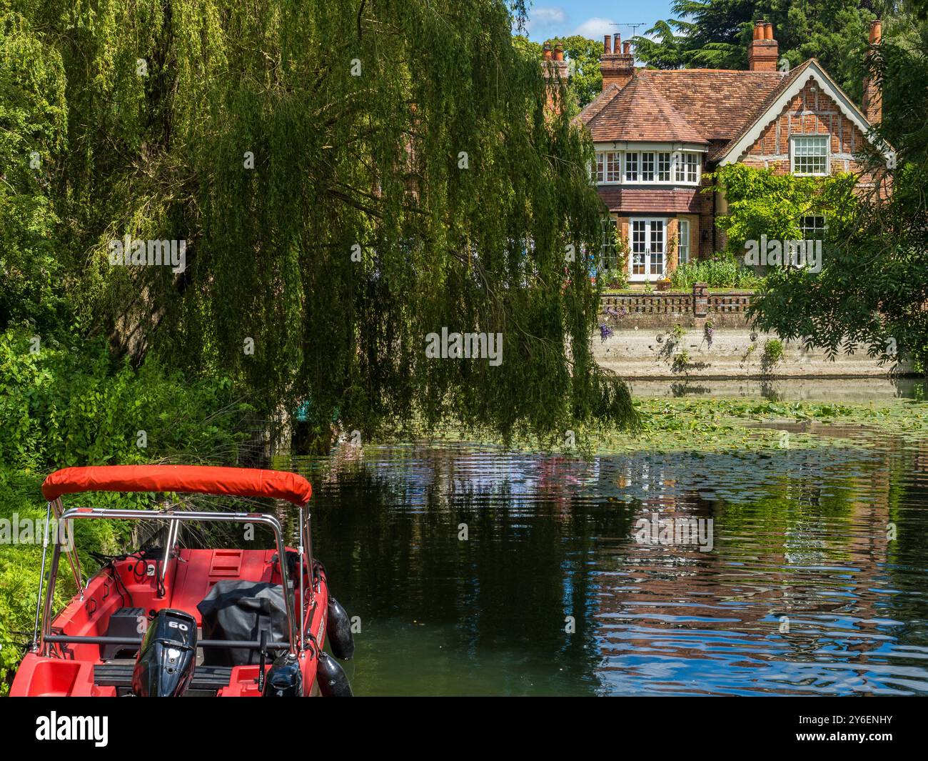 Mill Cottage (George Michael old home), River Thames, Goring-on-Thames ...