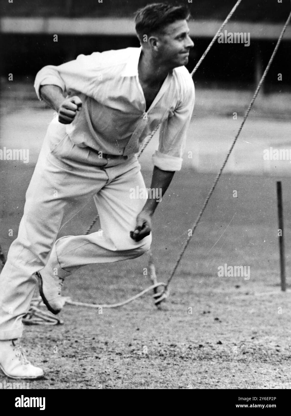 CRICKETER JOHN MARTIN IN ACTION ; 10 OCTOBER 1962 Stock Photo - Alamy