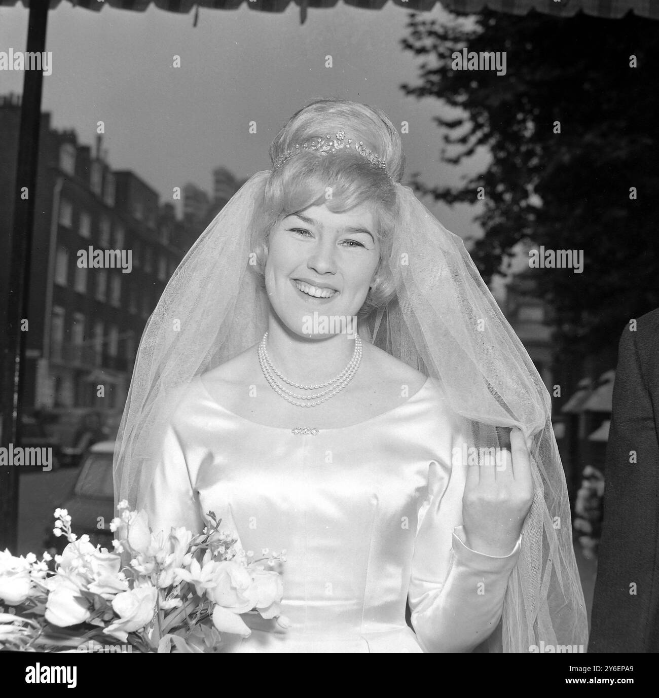 JOHN LLOYD WEDS ROBIN BLAKELOCK IN LONDON / ; 6 OCTOBER 1962 Stock ...