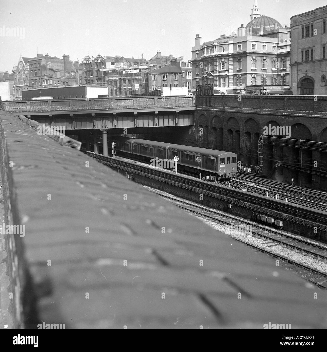 Tube strike october hi-res stock photography and images - Alamy