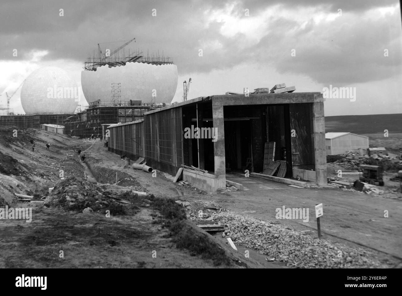 Historic old main crane Black and White Stock Photos & Images - Alamy