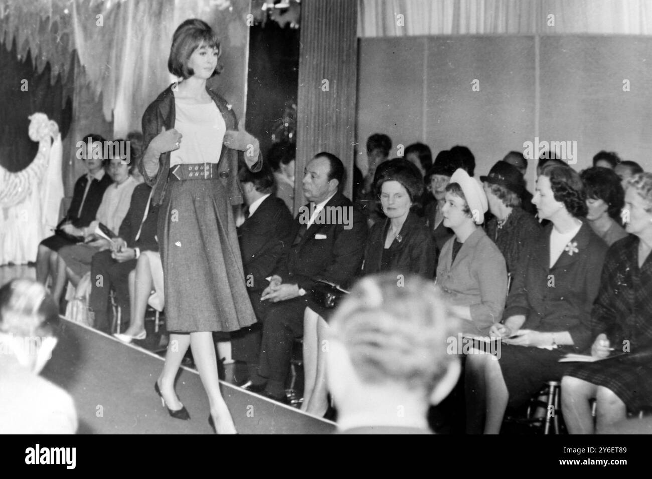 FASHION SUITS FROM SIMPSONS GREY SUIT ; 25 SEPTEMBER 1962 Stock Photo ...