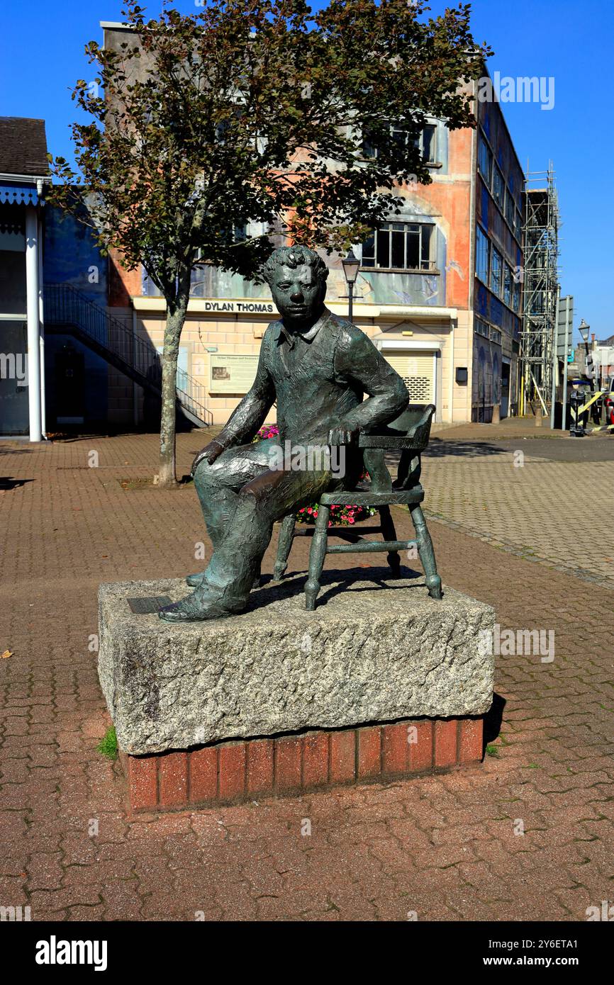 Statue of Dylan Thomas by Sculptor John Doubleday, Swansea Maritime ...