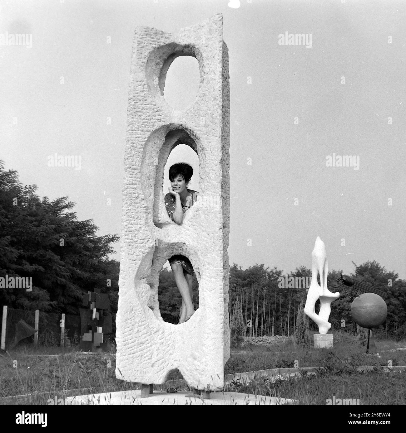 IRENE JANSEN IRON SCULPTURE EXHIBITION AT THE PARK IN LEGNANO, ITALY ...