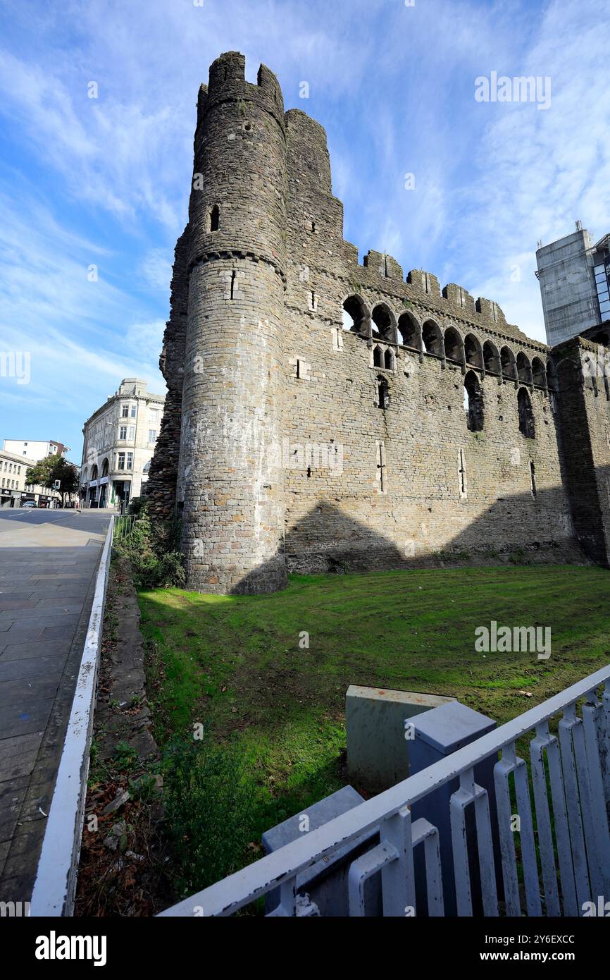 Derelict building south wales hi-res stock photography and images - Alamy