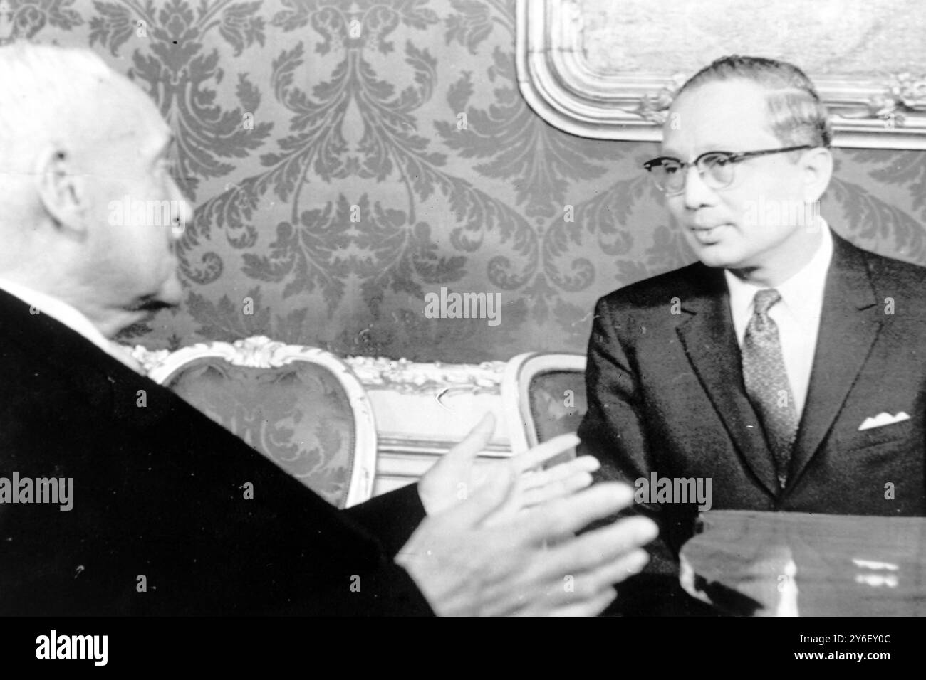 UN GENERAL SECRETARY U THANT WITH ADOLF SCHAERF IN VIENNA / ; 3 ...