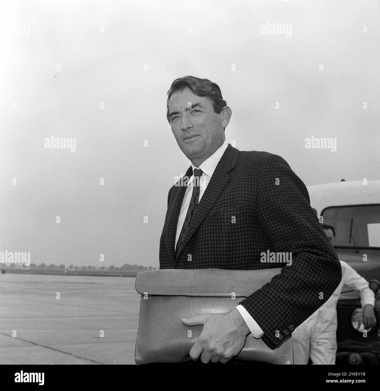 Gregory peck in london hi-res stock photography and images - Alamy