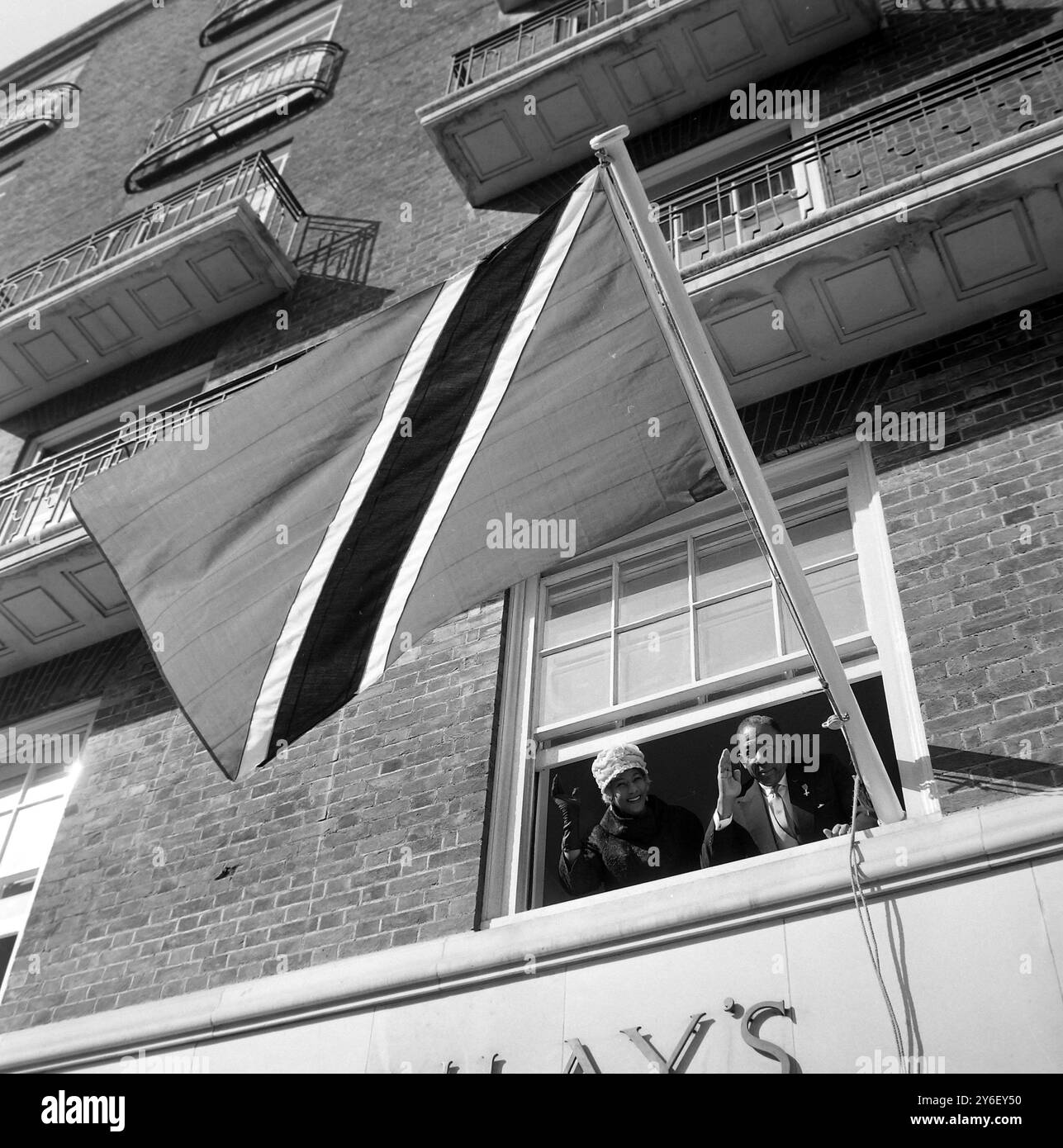 INDEPENDENCE SIR LEARY CONSTANTINE WITH NEW FLAG OF TRINIDAD IN LONDON ...