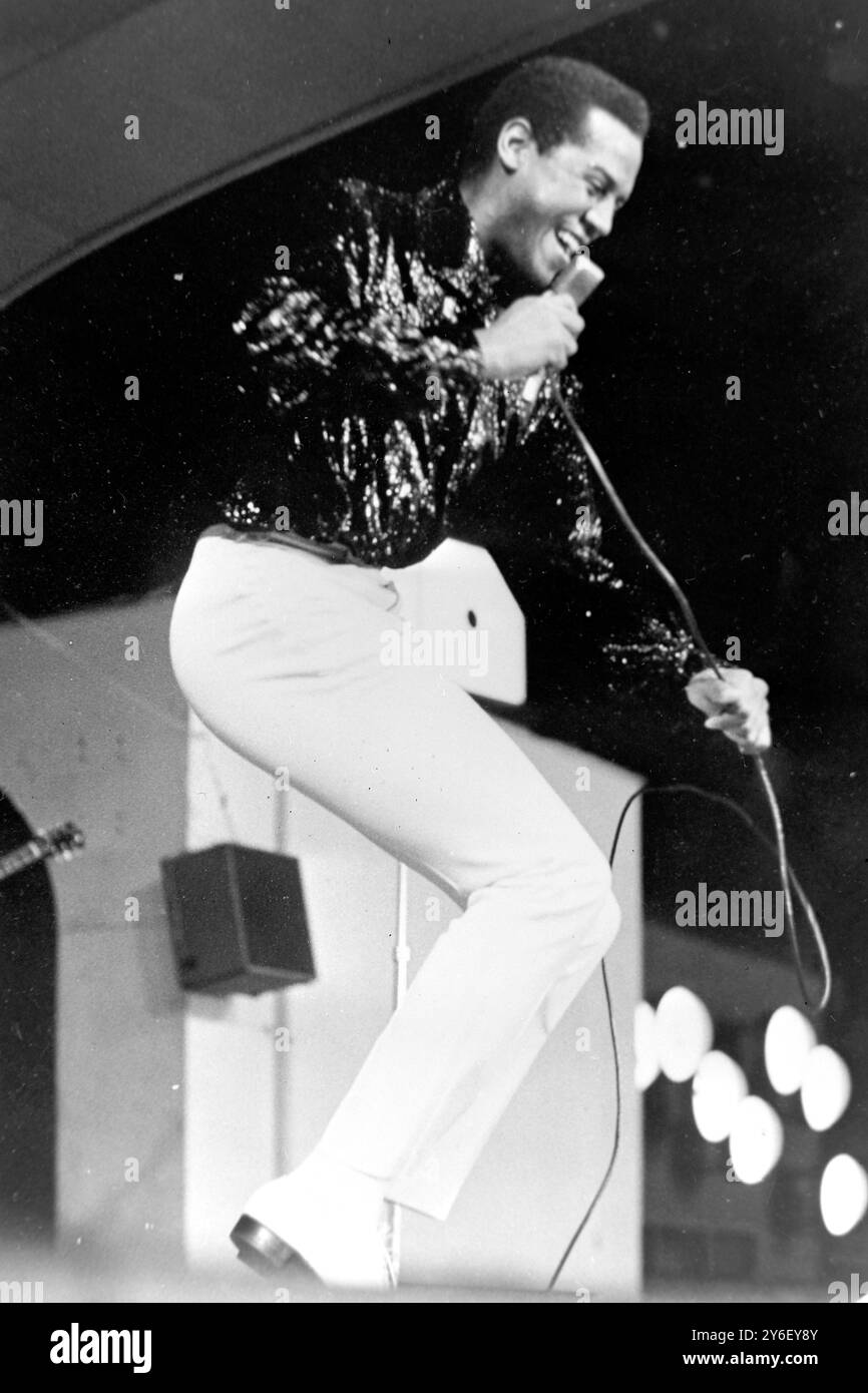 EMILE FORD POP SINGER IN CONCERT / ; 29 AUGUST 1962 Stock Photo - Alamy