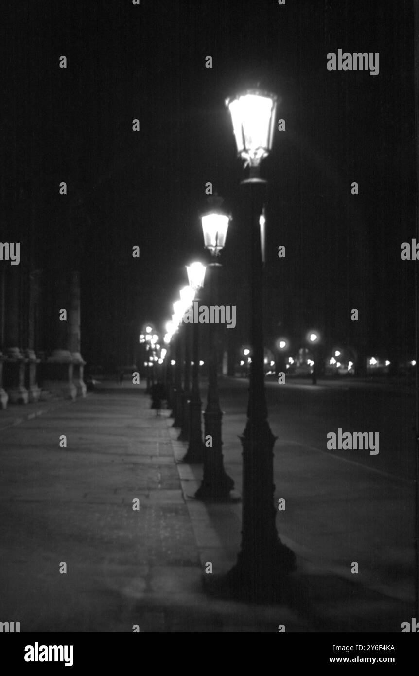 France paris french buildings Black and White Stock Photos & Images - Alamy