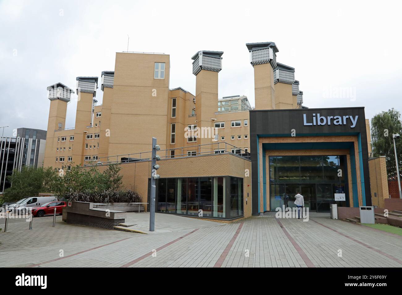 Campus space hi-res stock photography and images - Alamy