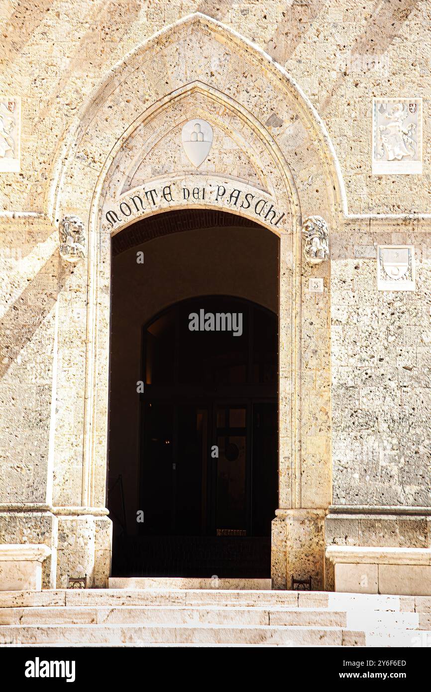 Doorway for Banca Monte dei Paschi di Siena Stock Photo - Alamy