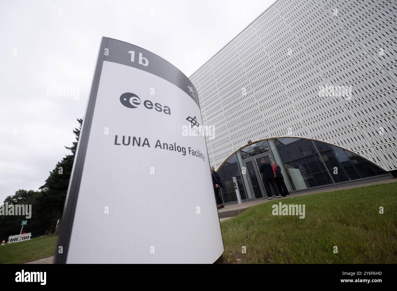 Cologne, Germany. 25th Sep, 2024. The logo of the German Aerospace ...
