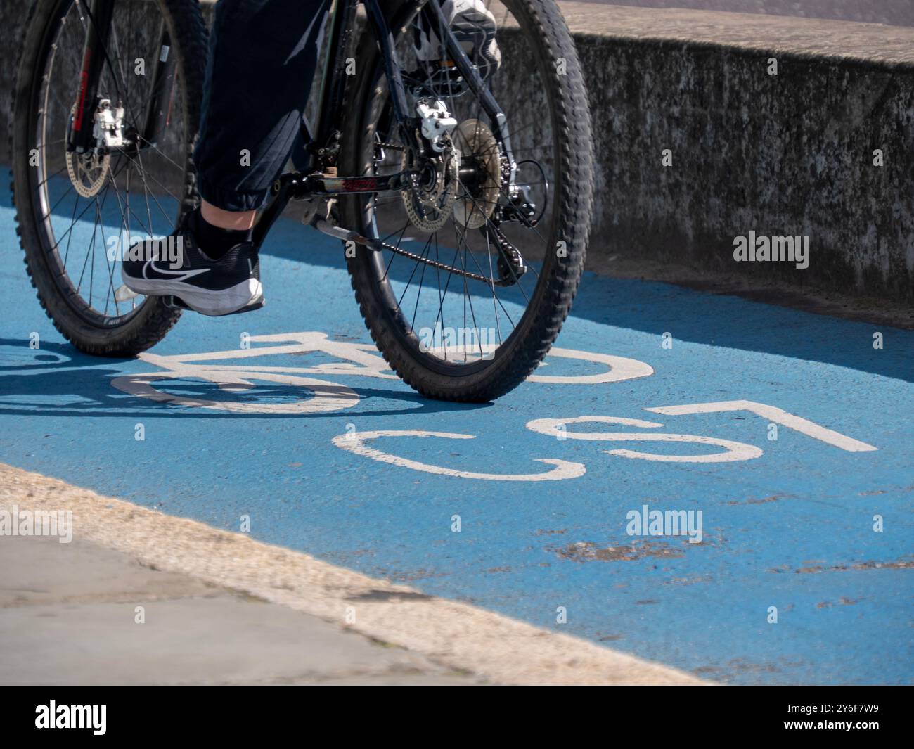 Cycle Superhighway, CS7 cycle route, Southwark Bridge London, with bike ...
