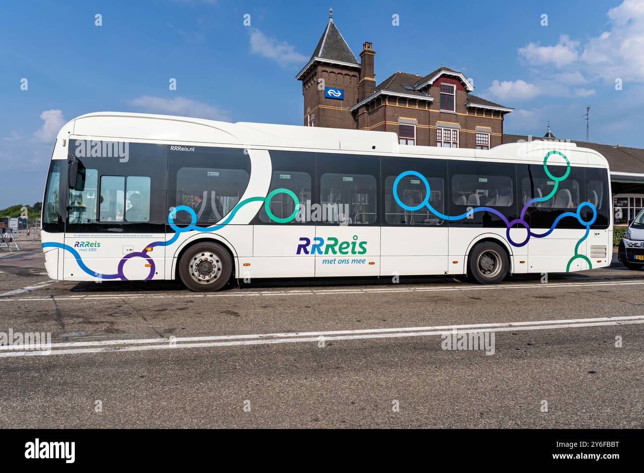 RRReis BYD electric bus Stock Photo - Alamy