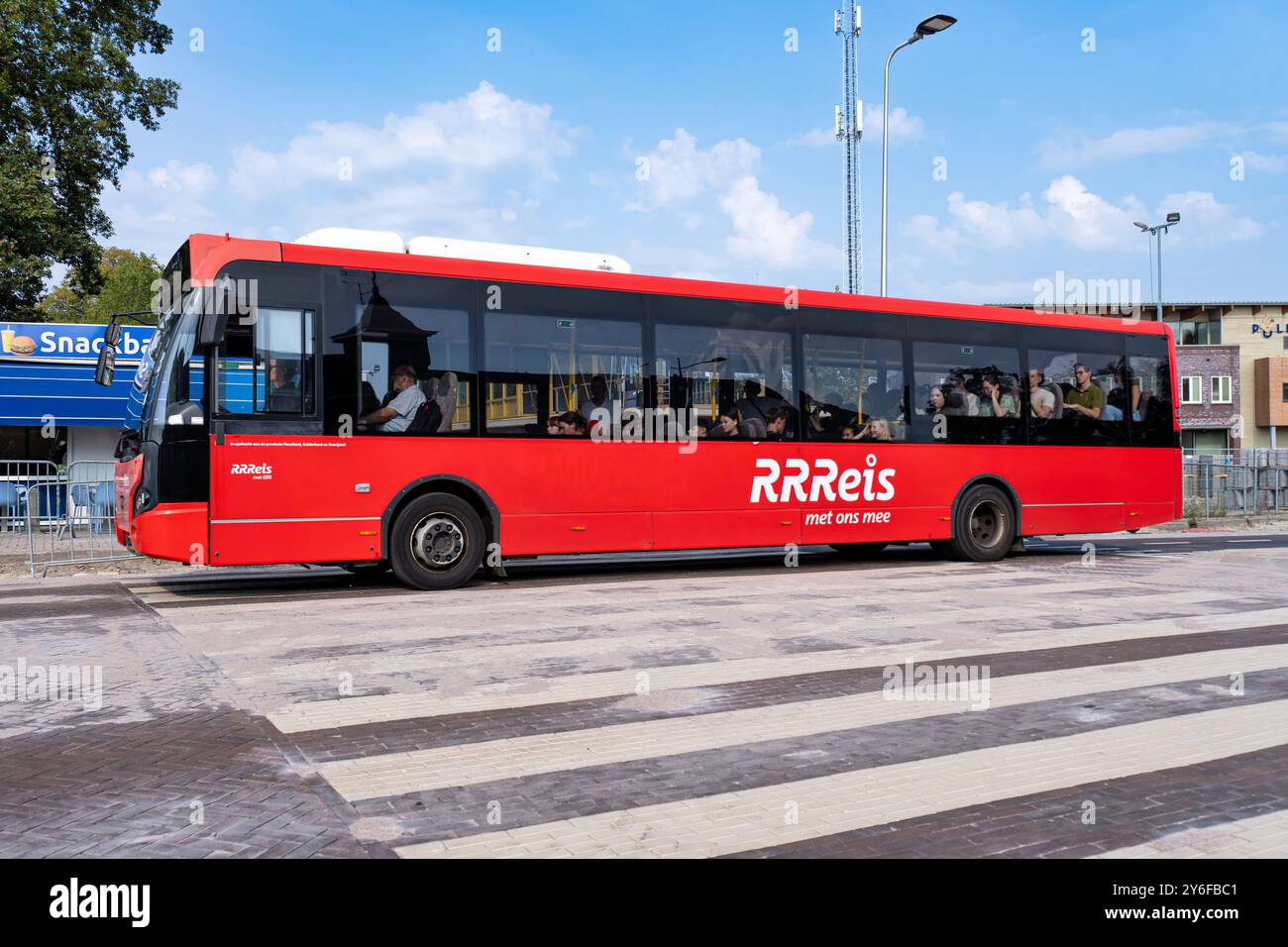 RRReis VDL Citea LLE-120 bus Stock Photo - Alamy