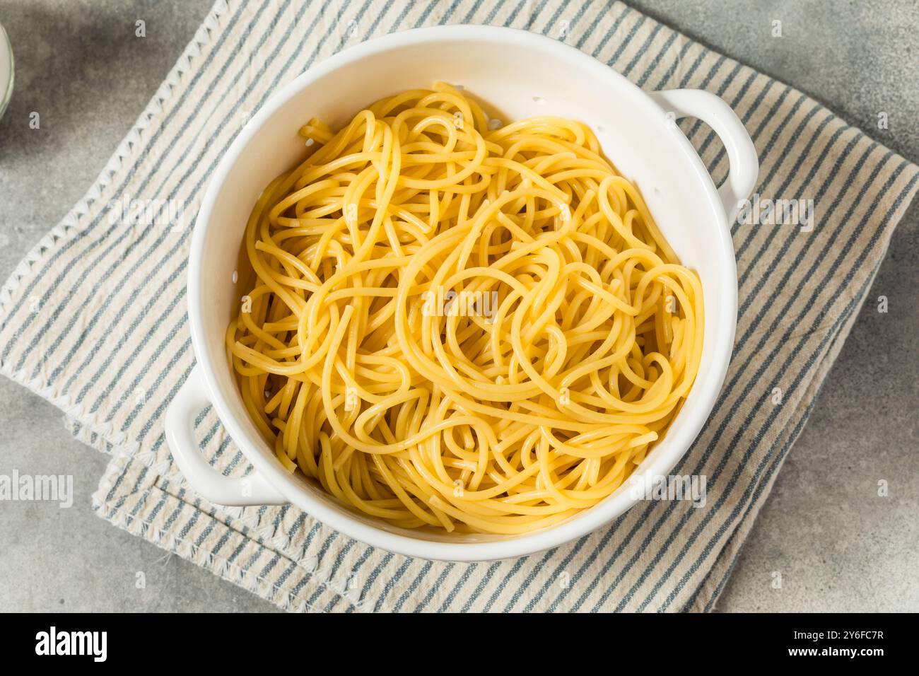 Homemade Cooked Italian Spaghetti Pasta in a Strainer Stock Photo - Alamy