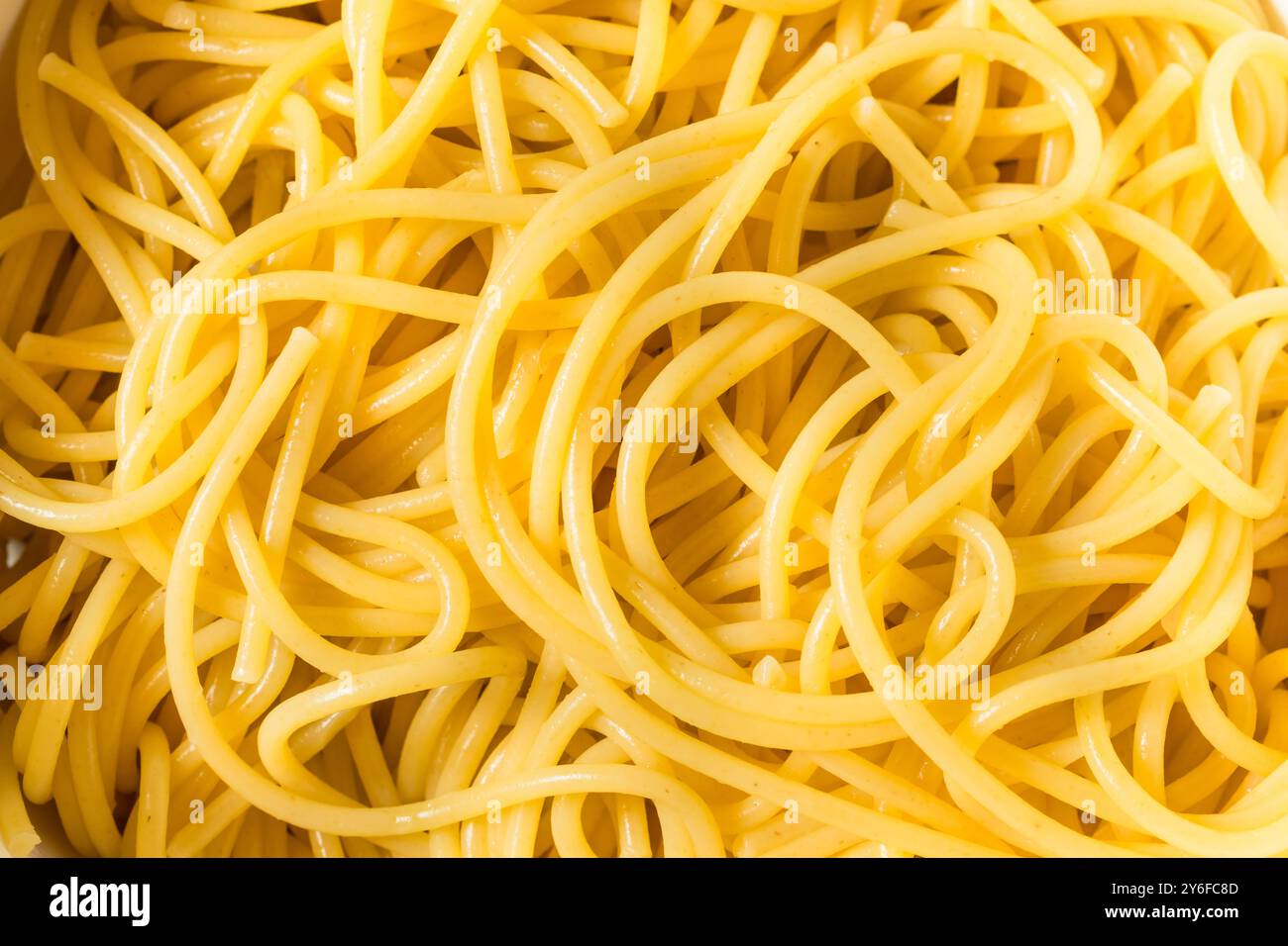 Homemade Cooked Italian Spaghetti Pasta in a Strainer Stock Photo - Alamy