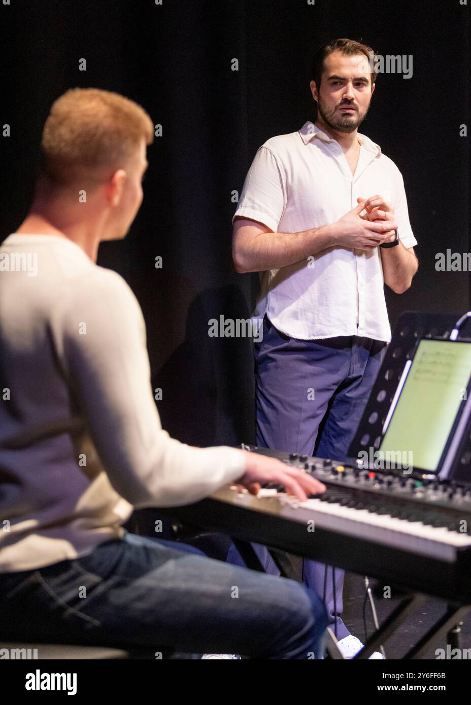 Les miserables london palace hi-res stock photography and images - Alamy