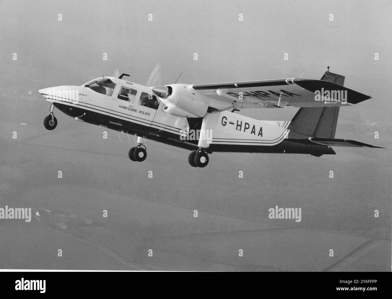 Islander aircraft Black and White Stock Photos & Images - Alamy
