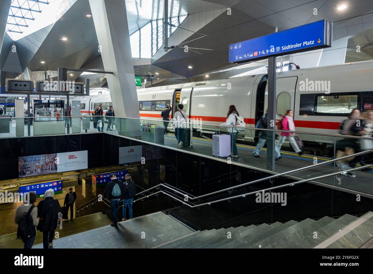 A German (DB) train at Vienna Main Station Stock Photo - Alamy