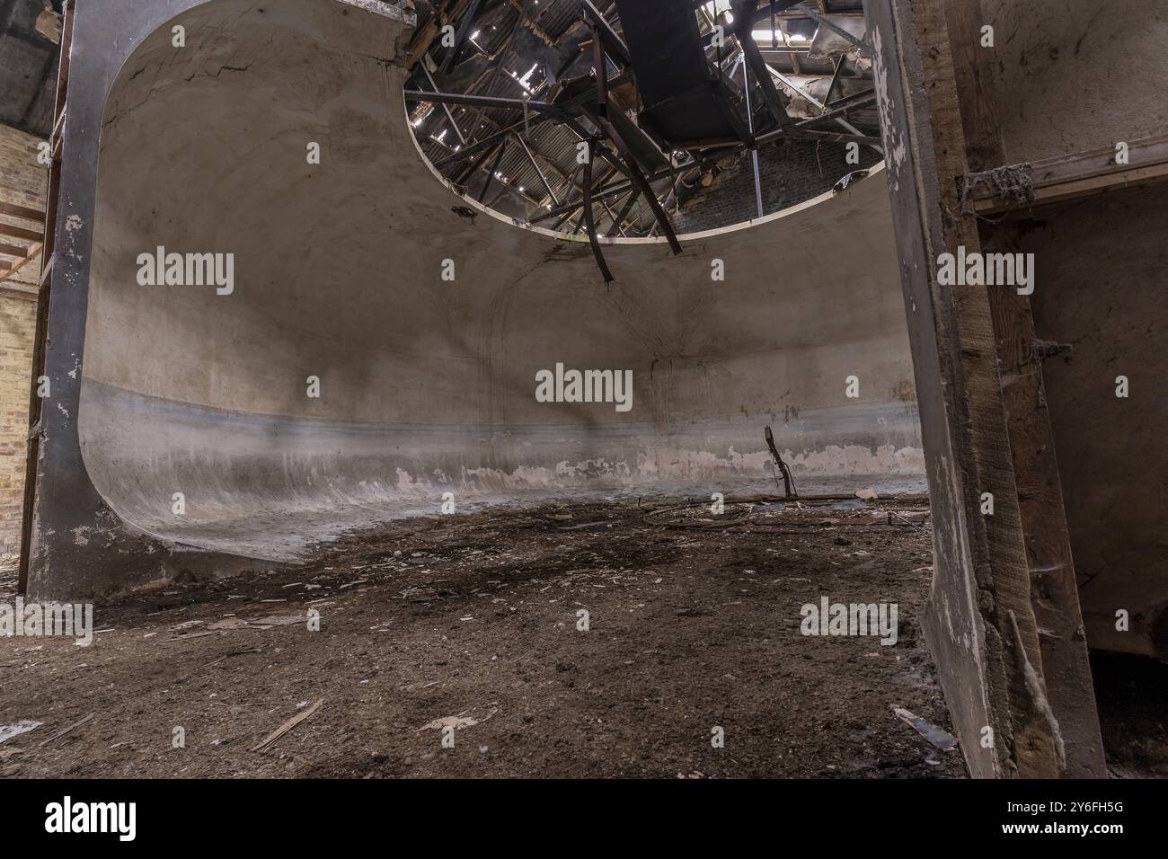 Abandoned radar housing on a airfield Stock Photo - Alamy